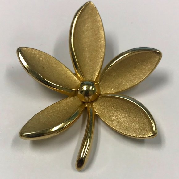 Trifari | Jewelry | Vintage Signed Trifari Brooch Pin 3d Flower Brooch ...